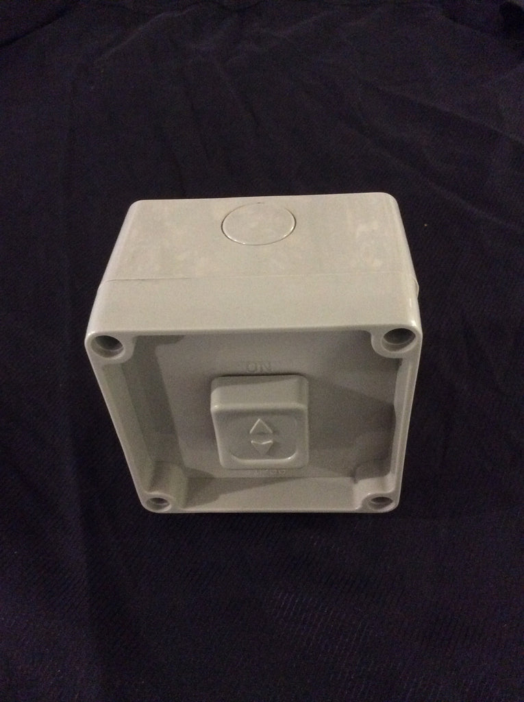 Weatherproof Switch - One Gang surface switch. 16A 250V IP56. 83 x 83m ...